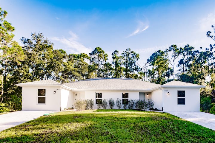 Gulf Getaway Duplex:peaceful Retreat W/heated Pool - Port Charlotte, FL