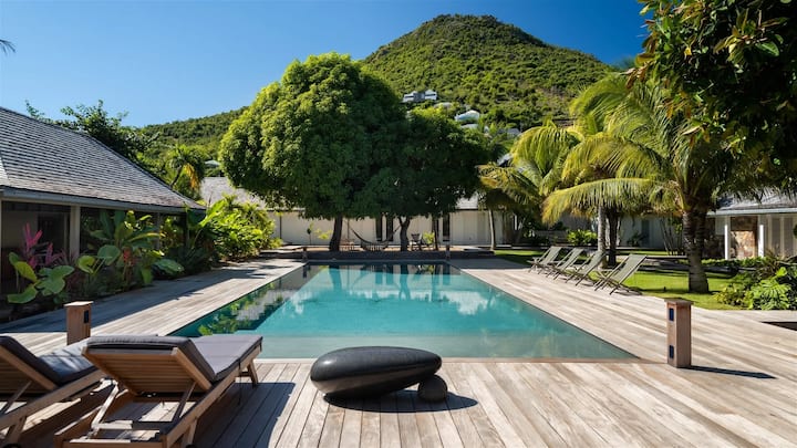 Beautiful Villa In The Heart Of A Tropical Garden - クルーズ