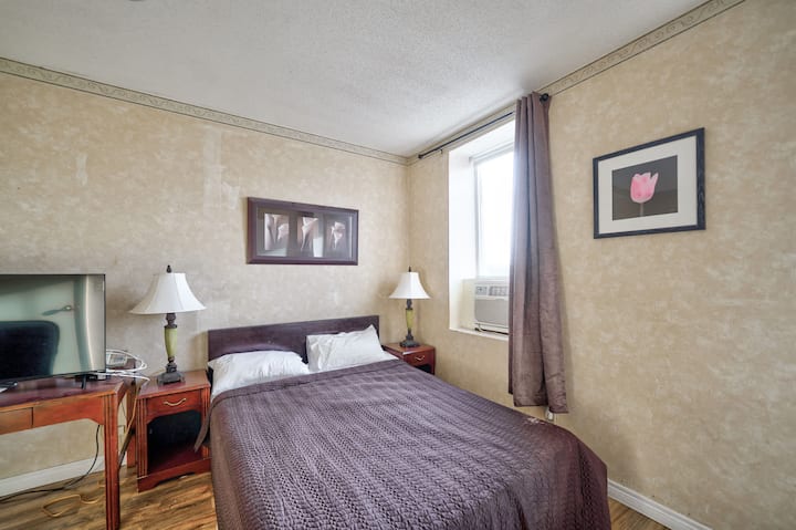 Royal Inn & Suites 332 Queen W/ Kitchenette - Guelph