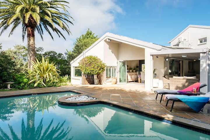 Charming Home With Mountain Views At Rivendell - Cape Town