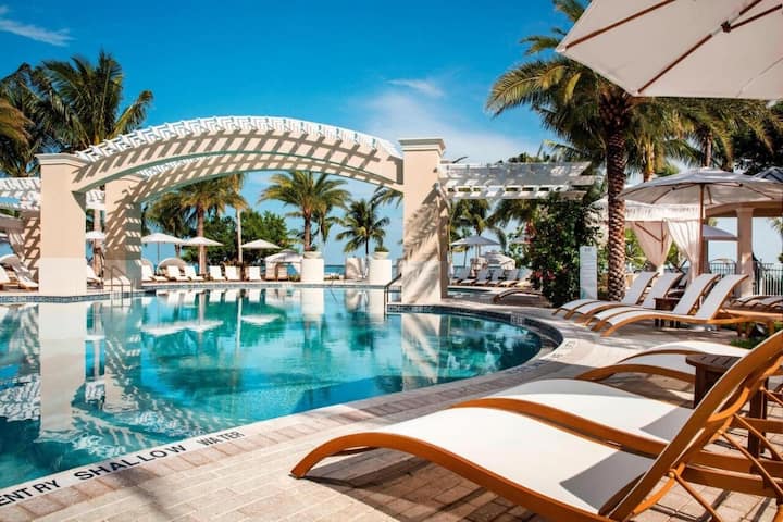 Beachfront Resort & Spa Room W/ Pool & Fire Pits - Key Largo, FL