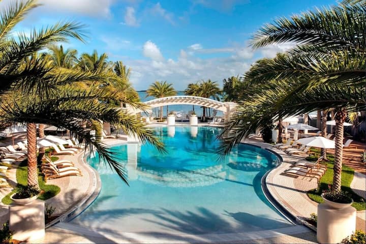 Beachfront Resort Ideal For A Romantic Weekend - Key Largo, FL