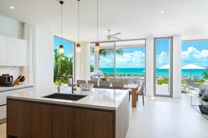 Ocean Estate Reef 6 Bedroom Inc 2 Guesthouse Oe17. - Turks and Caicos Islands