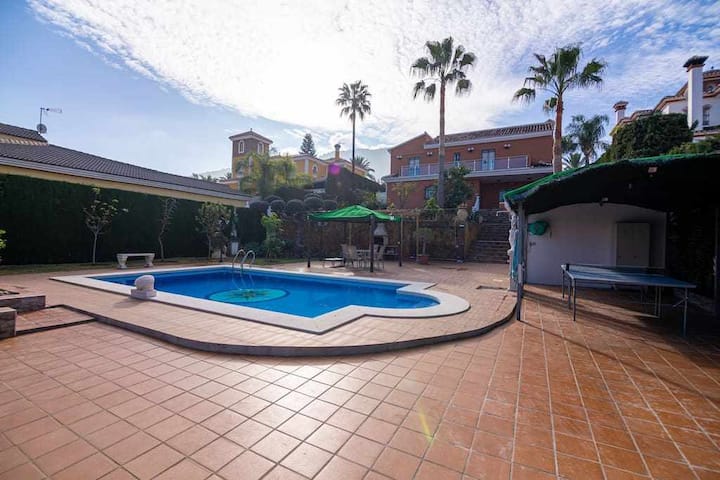 Lujosa Villa En Alhaurin De La Torre 7 Dormitorios - Cártama
