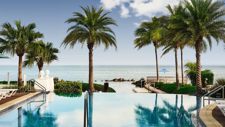 Ultimate Family Waterfront Retreat W/ Pools - 마라톤