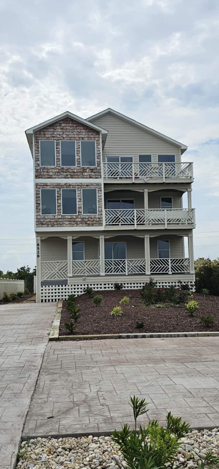 8528 Beach Rd, Semi-oceanfront, Pool - Nags Head, NC