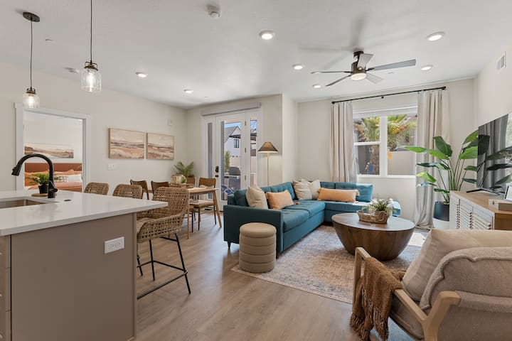 Deja Blue - Desert Color Lagoon + Beaches - St. George