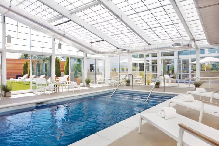 Near Hanscom Afb + Free Breakfast. Kitchen. Pool. - Waltham, MA