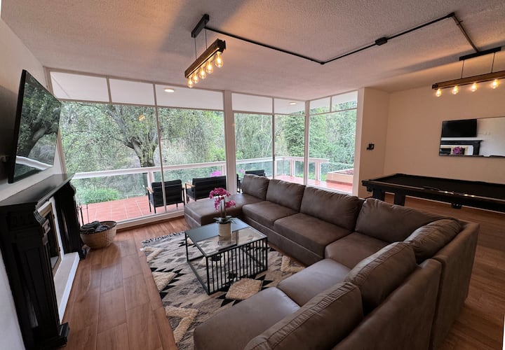 Perfect For Groups, Large Garden, Exclusive Suburb - Mexico City
