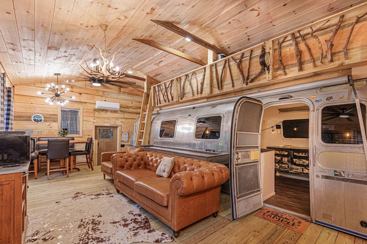 Airbear- Airstream Treehouse-3littlebearsretreat - Bryson City, NC