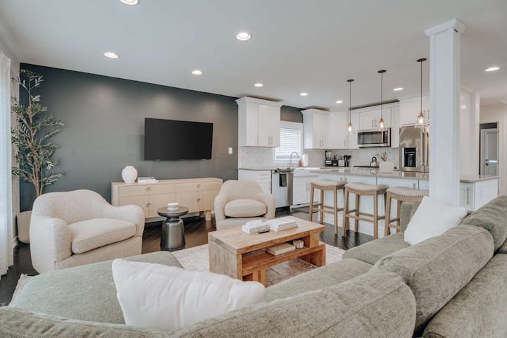 Cozy, Beautiful Birmingham 4br/2ba Getaway! - Troy, MI
