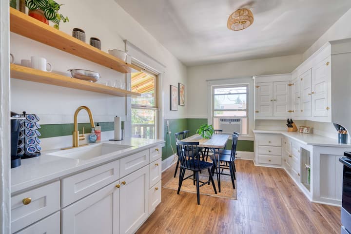 Mt. Tabor Hideaway | Near Food & Nature - Portland, OR