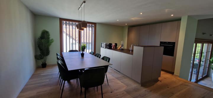 Premium | Modern | Park | Wash | Cook | 15' City - Switzerland