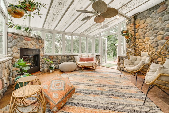 Picturesque Lake Elmo Cottage W/ Barn & Fire Pits! - Stillwater, MN