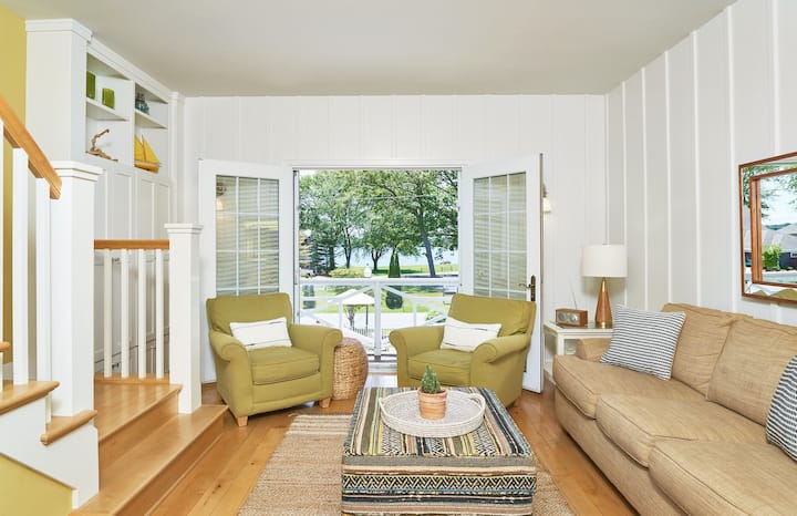 "The Newport" At The Beach House At Lake Street Lu - ホランド, MI