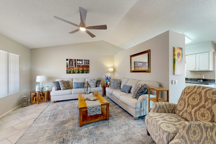 Escape To This Charming House In Sun City West - Sun City West, AZ