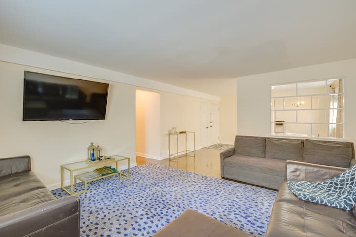 Walk To Train: Convenient Skokie Condo! - Wilmette, IL