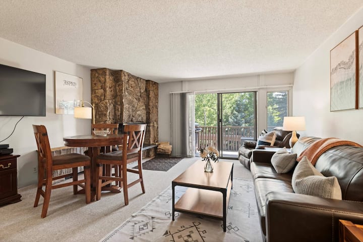 Monthly Rates! Base Village With Pool/ht/balcony - Snowmass Village, CO