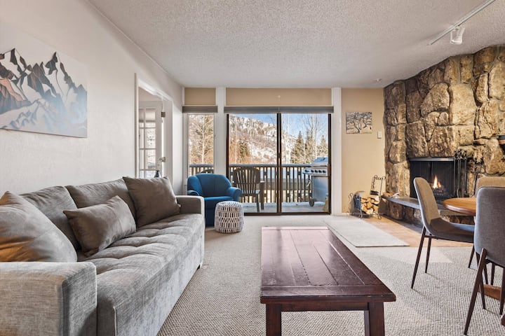 Snowmass Base Village. Pool/ht, Balcony, Grill - Snowmass Village, CO