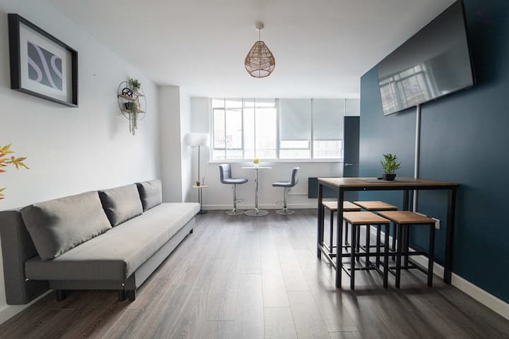 Sevenstay Bold 3 - Liverpool