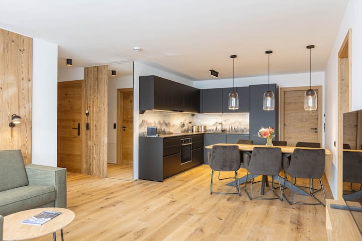 Superior Apartment # 1 With 2 Bedrooms And Balcony - Fiss