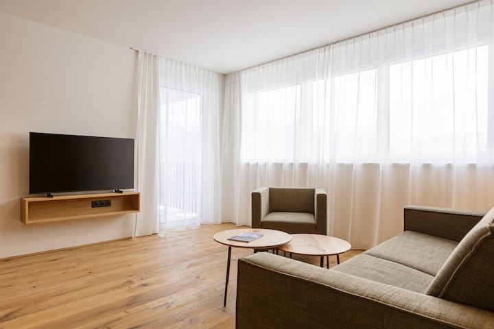 Superior Apartment # 1 With 2 Bedrooms And Balcony - Fiss