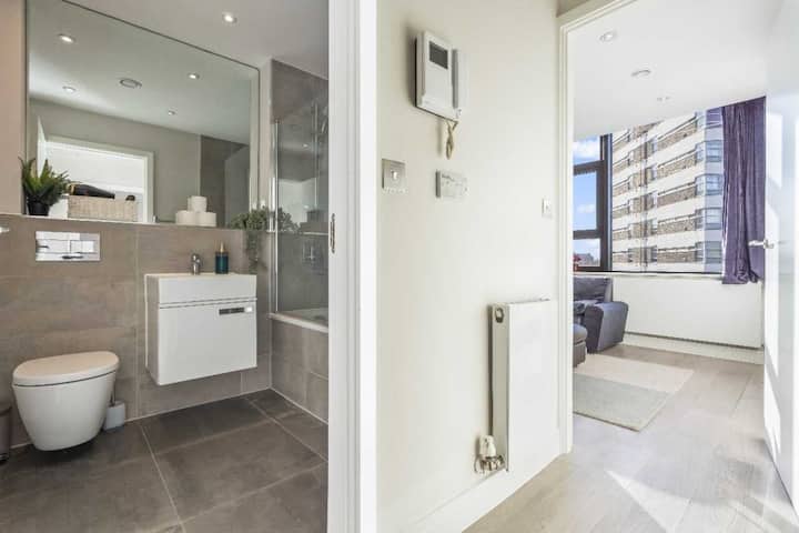 Heathrow Retail Park Aprt Sleeps Seven Turbo Wifi - Twickenham