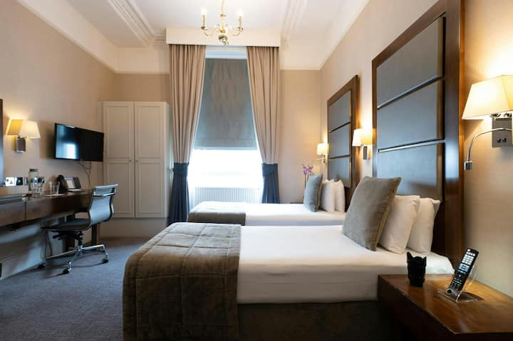 Homely Twin, A Few Minute Walk To Hyde Park - Earl's Court