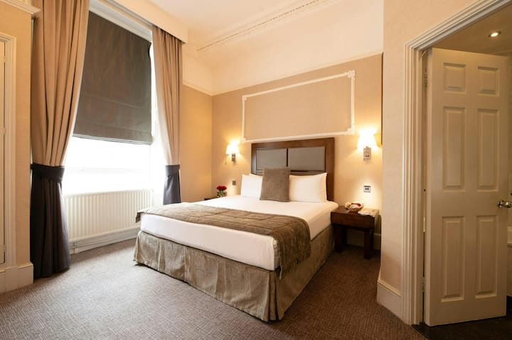 Onsite Breakfast & Dinner Available - Londres