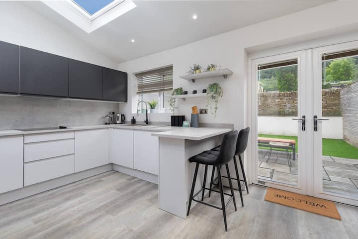 Prime Location, Modern 2br House - Sheffield