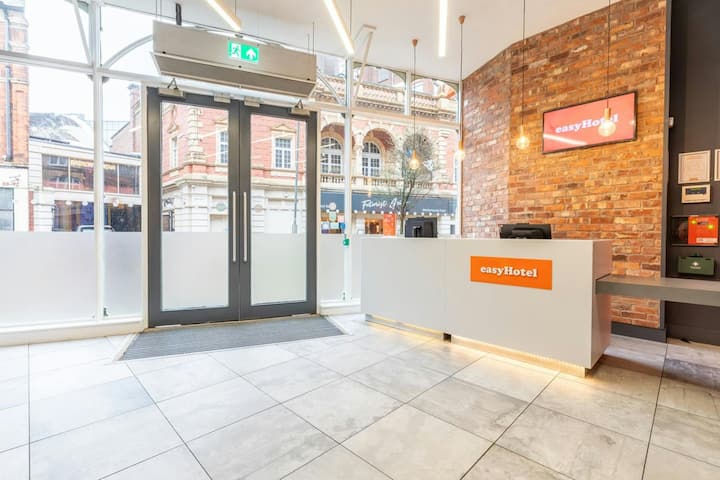 20-min Bus Ride Gets You To The Botanical Gardens - 伯明翰