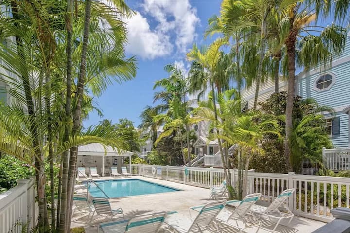 Castaway Cove: 2br Key West Townhome, Shared Pool - Key West, FL
