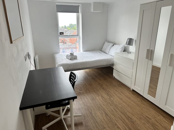 Cosy Budget En-suites, Optional Kitchen, Liverpool - Sefton Park - Liverpool