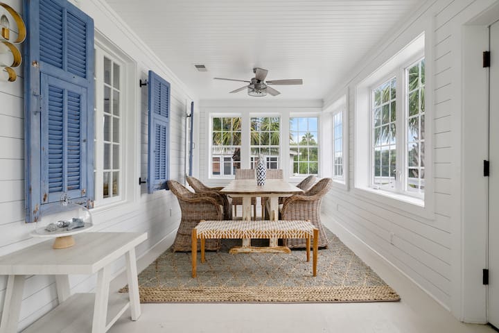 Beach Bungalow | Upper Unit | Steps To Shore - Isle of Palms, SC