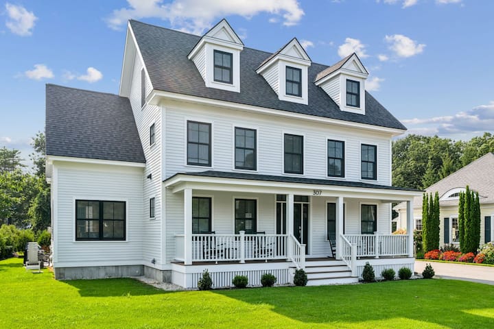Brand New Luxurious Modern Farmhouse In Downtown - Ogunquit, ME