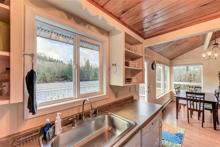 Jaybird Cabin- Tiny Home With Huge Views! - Gold Bar, WA