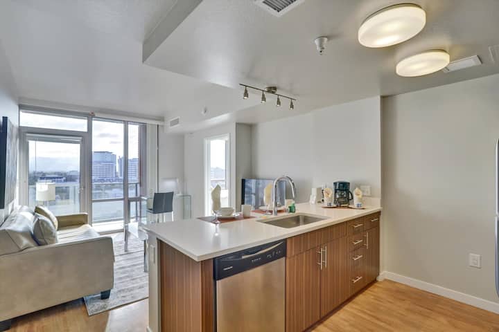 Stylish 1br - City Views + Sofa Bed - San José