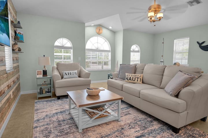 Walk To Downtown / 10 Min To Beach / Cable Tv - Bonita Springs, FL