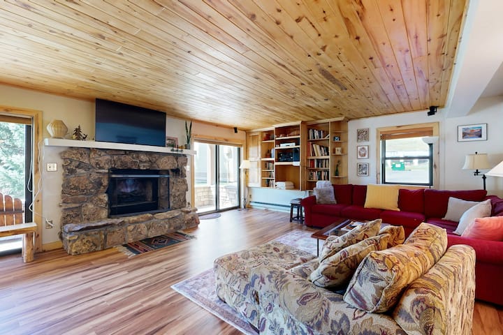 2br Condo With Views And Shared Hot Tub - Crested Butte, CO