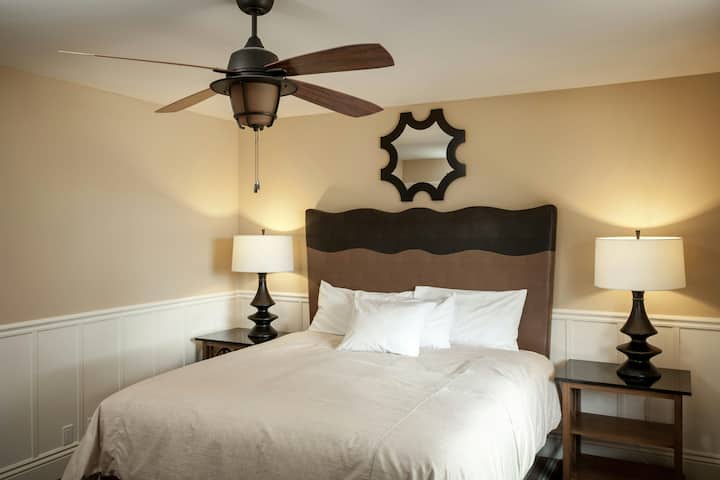 Charming Coastal Enclave In Pacific Grove - Big Sur, CA