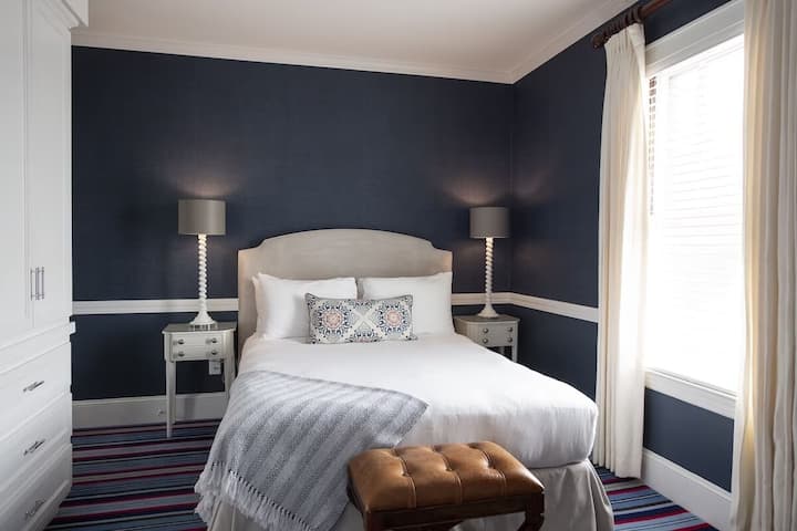 Relaxing Getaway W/ Downtown At Your Doorstep - Kennebunk, ME