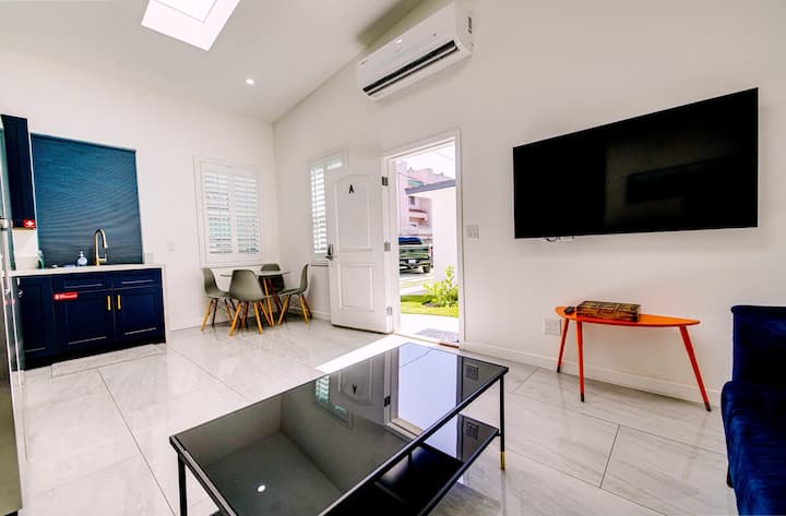 09a - 2br Urban Nest - With Backyard - Irvine, CA