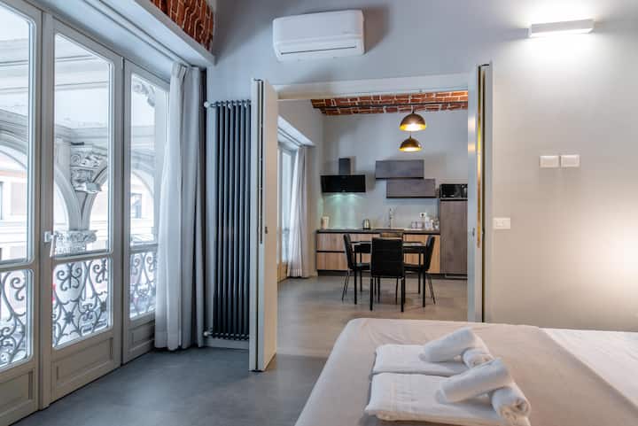 Queen Apartment By Toh Solution - Turín
