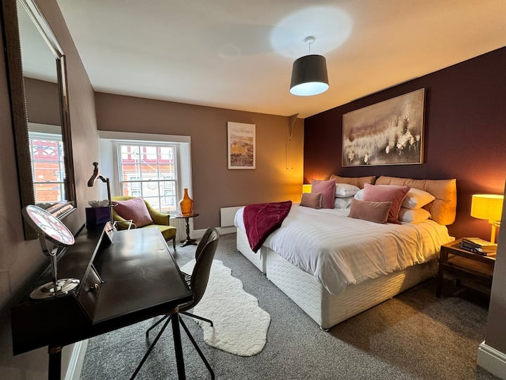 Luxurious Two Bedroom Towncentre Located Apartment - Shrewsbury