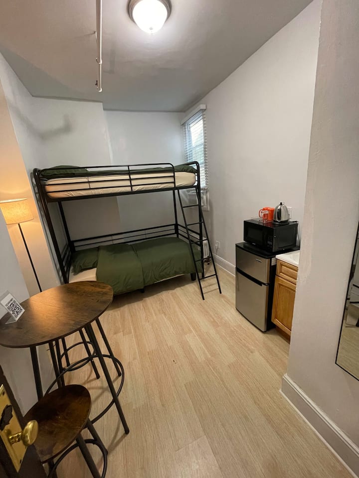 Union Square Studio (Shared Bathroom) - New York