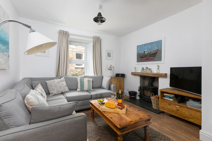 Benjamin's Bolthole - Cottage - Dog Friendly - St Ives