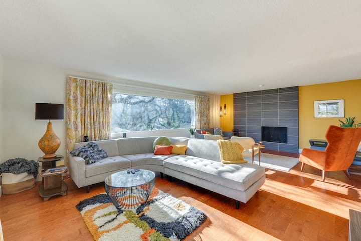 Medford Vacation Rental W/ En-suite Bathrooms! - Medford, OR