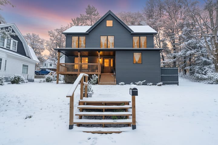 Cast House - Modern Design, Walkable - Livingston Manor, NY