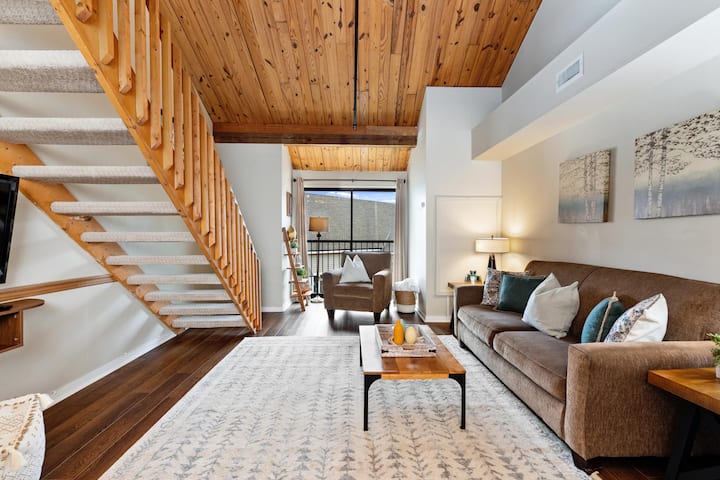 Mountain Inn Lodge 65 With Wintergreen Advantage - Wintergreen, VA