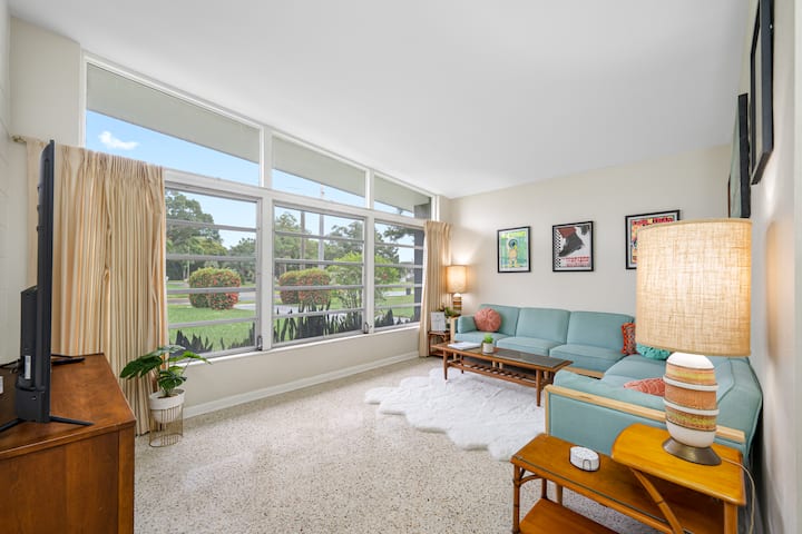 Retro Retreat - Close To The Beach - Great Rates! - Largo, FL